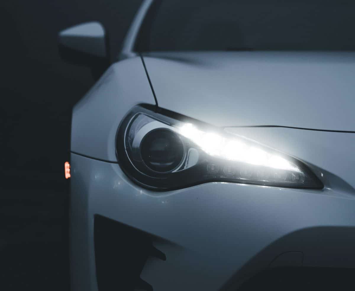 Comprendre le fonctionnement des feux adaptatifs des voitures